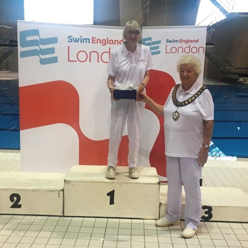 Swim England London Life President Kay Grimshaw receives King's ...